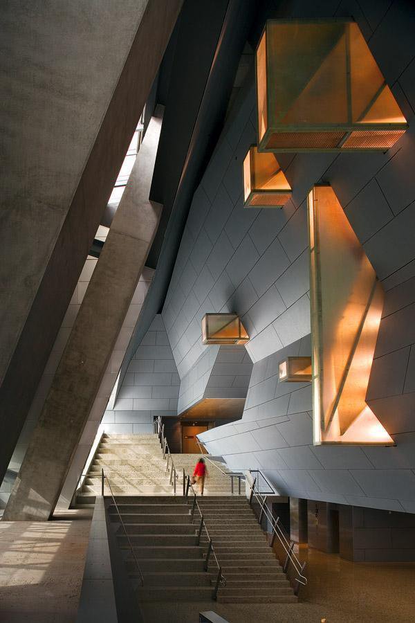 Morphopedia {{ stateParams.section ? '- ' + stateParams.section.charAt ...